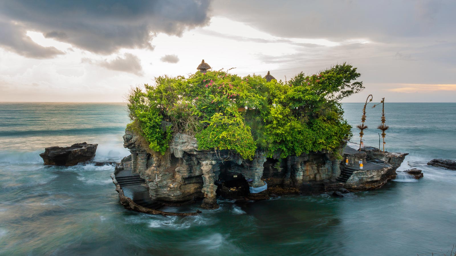 Tanah Lot Temple Bali - All Things You Need To Know Before Visiting