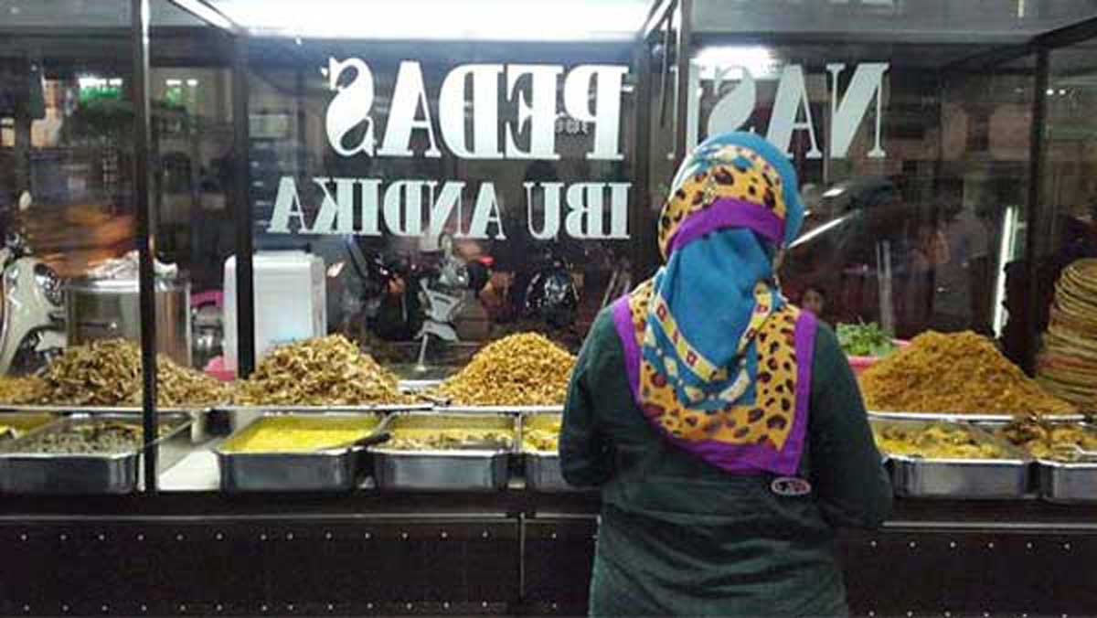 Bali Halal Spicy Rice - Bu Andika Spicy Rice Food Stall Kuta